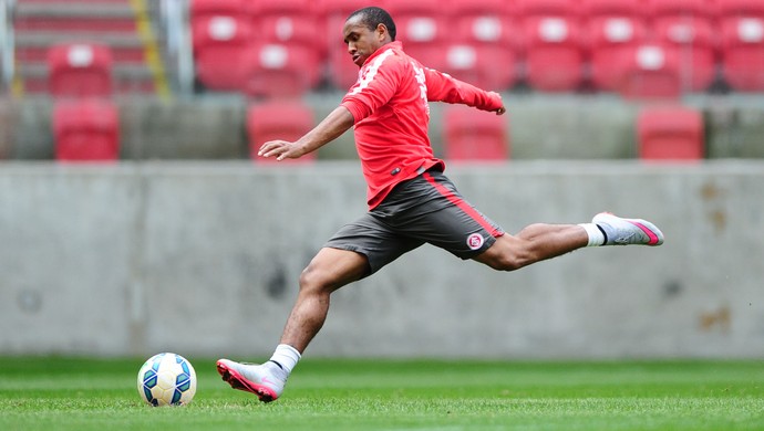 Anderson revela atuar "no sacrifício", admite ofertas, mas quer ficar ...