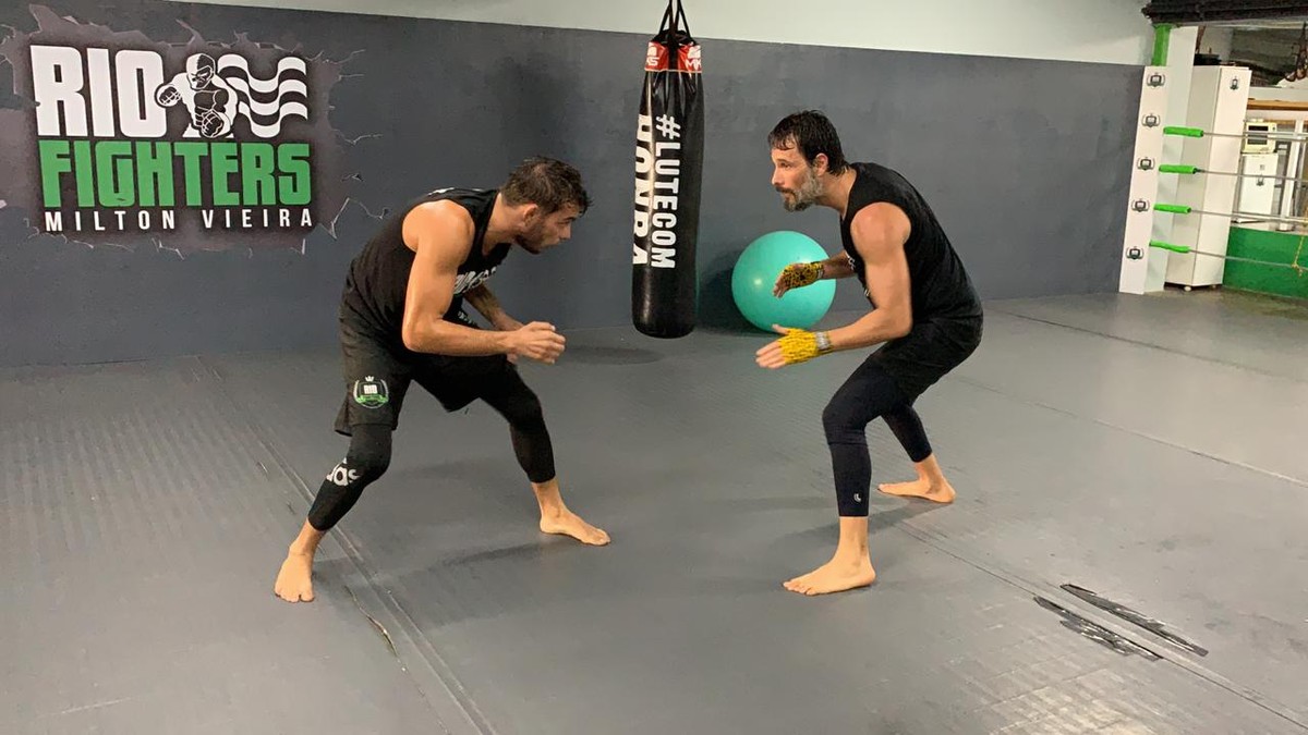 Showtime kick, Superman punch: para viver personagem, Rodrigo Santoro ...