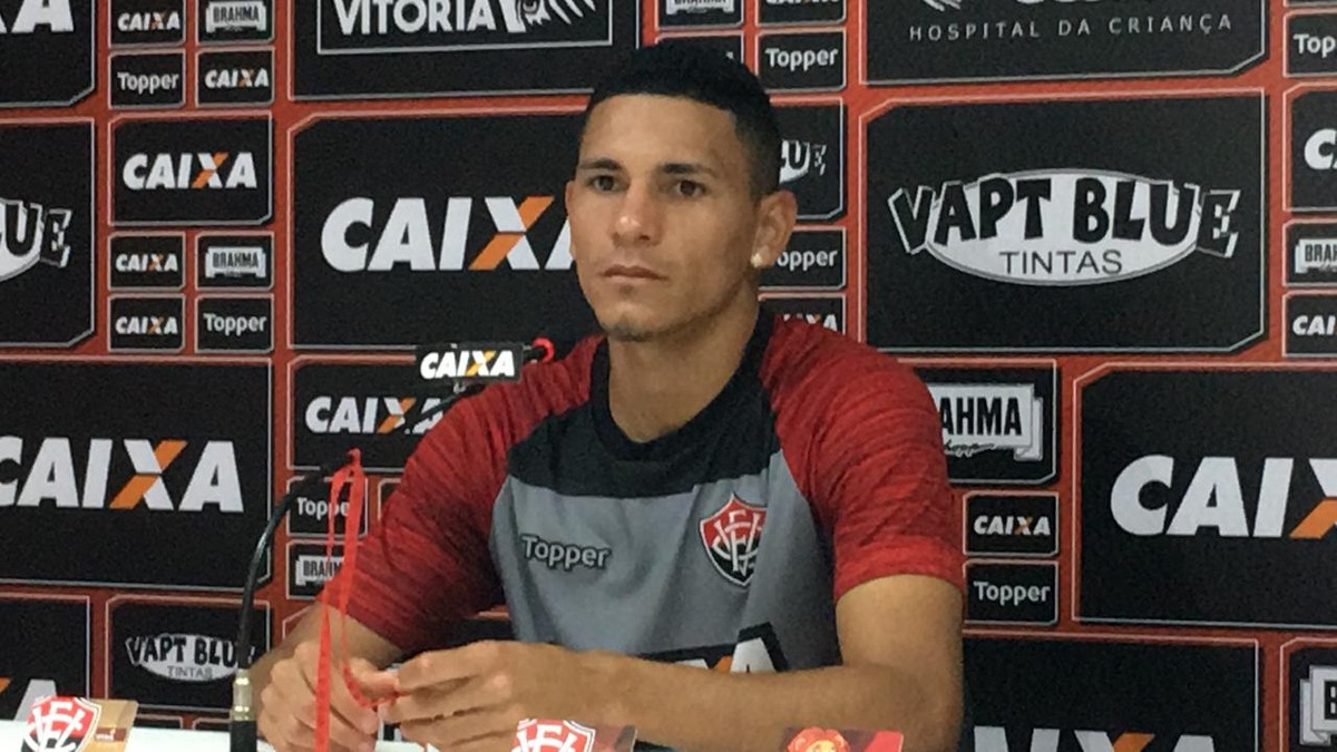 Léo Gomes lamenta ausência de Luan e crê em união para livrar o Vitória ...