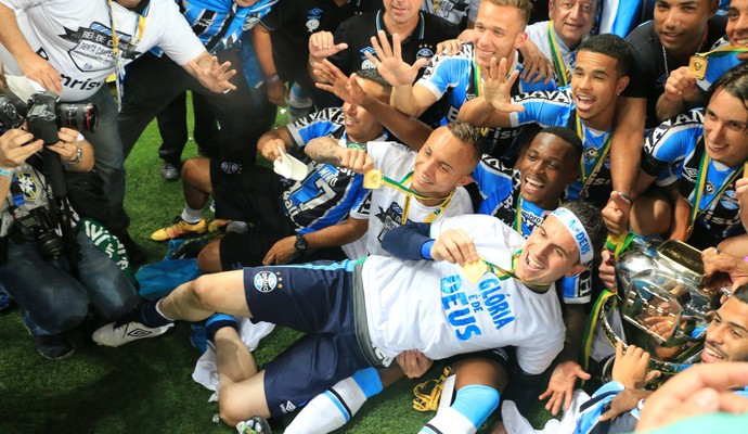 Grohe celebra primeiro título na Arena: "A gente vai ser lembrado sempre"