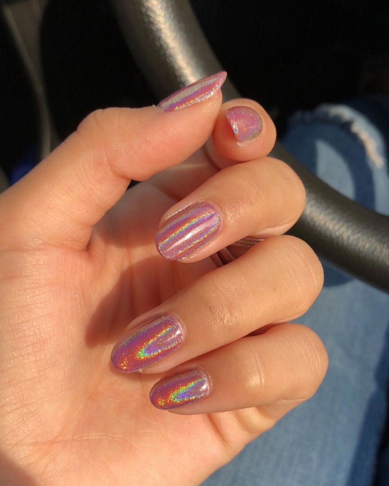 Unhas cromadas: “Euphoria” é a responsável pela tendência da vez ...