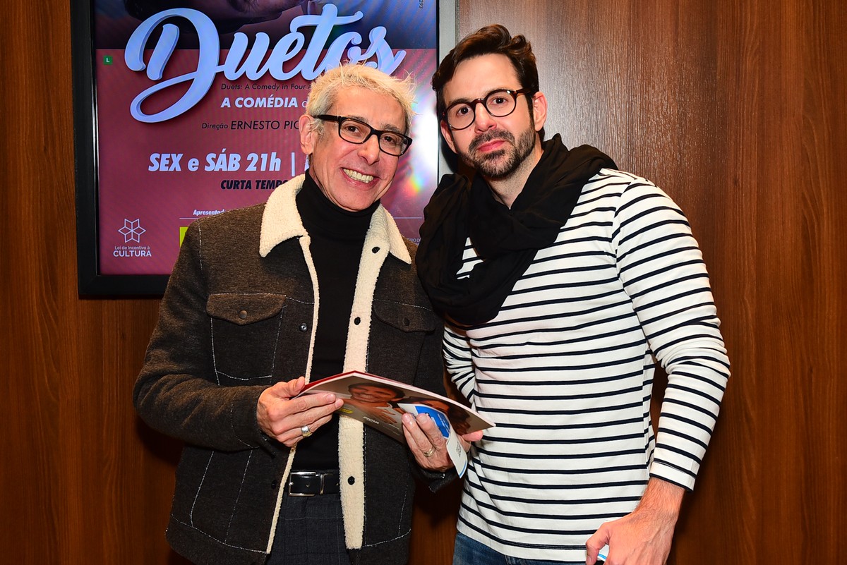 Cássio Scapin e o namorado, Diego Redondaro, conferem estreia de peça ...
