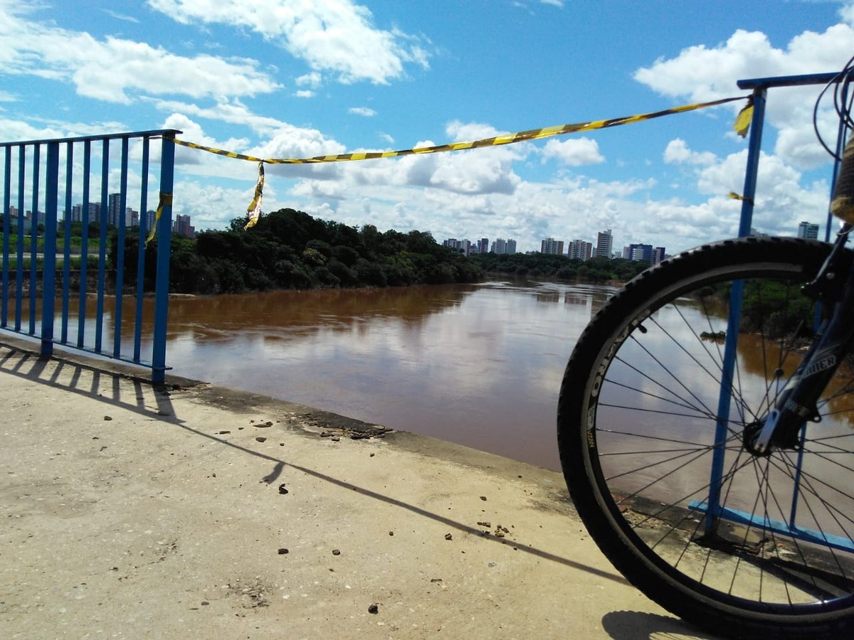 Grade de proteção da Ponte Wall Ferraz cai gerando risco para ciclistas ...