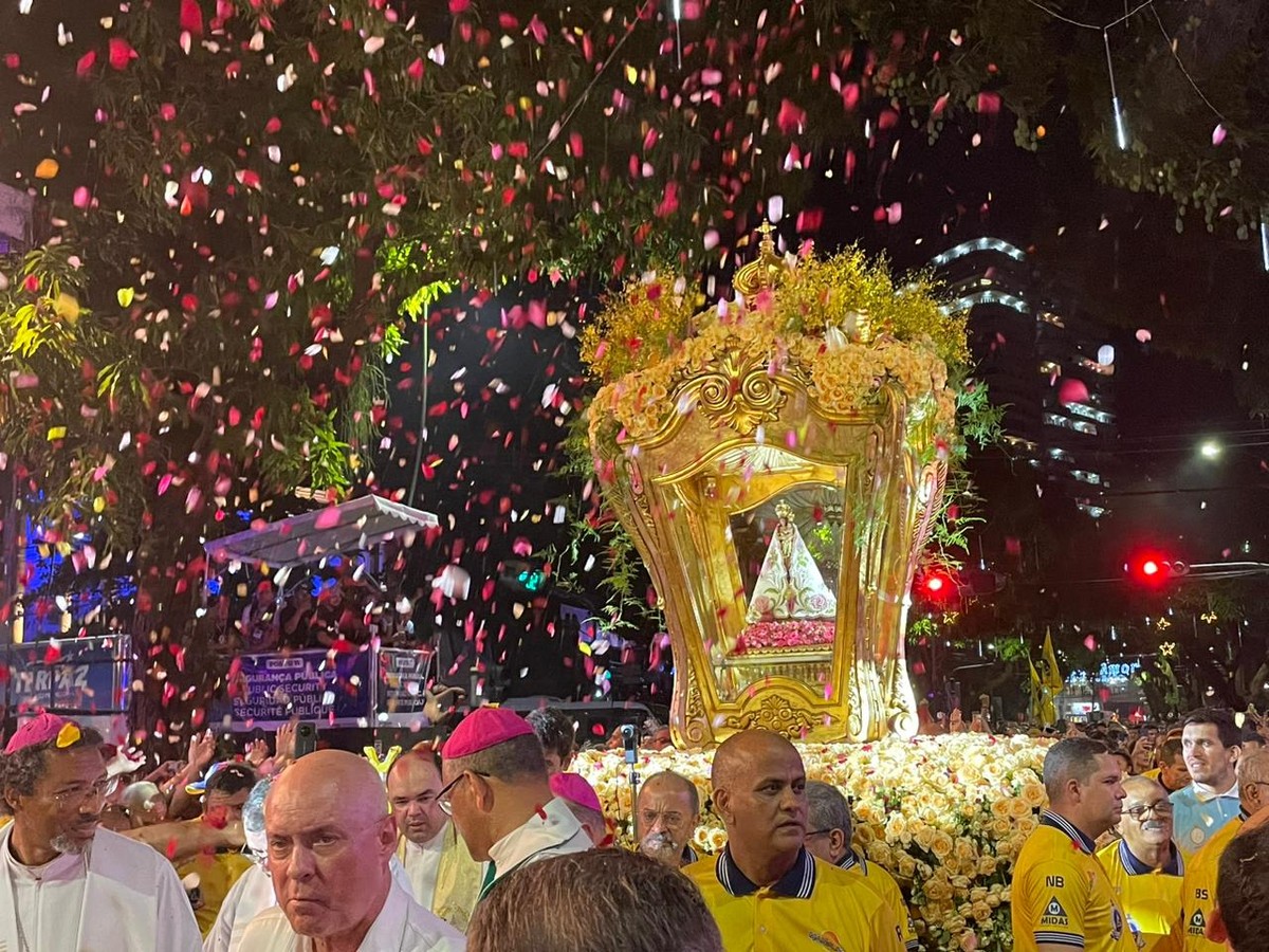 Círio De Nazaré Imagem Peregrina Percorre Ruas De Belém Na Trasladação