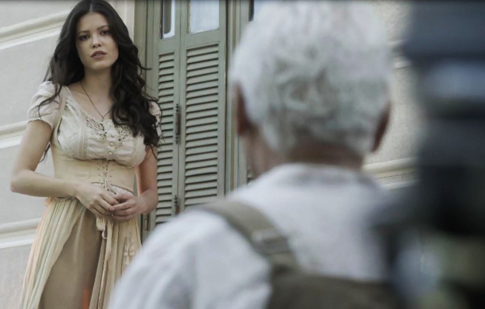 Maria Vitória descobre que Alzira e Bernardo não moram mais no mesmo ...