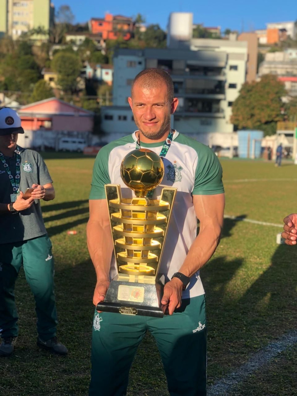 Ex-lateral de Athletico-PR e Inter, Nei será técnico de equipe na ...