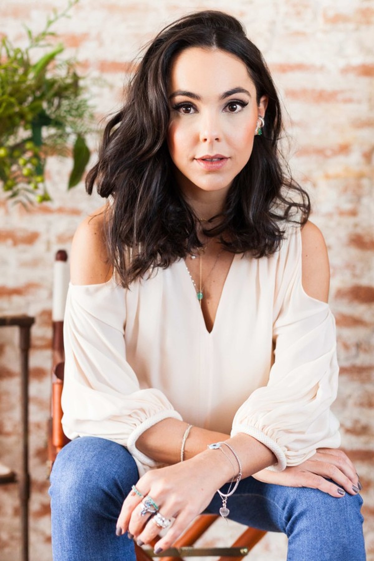 Carolina Neves cria joias para evento durante a Semana de Moda de Paris ...