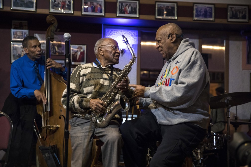 Bill Cosby sobe ao palco pela primeira vez após julgamento | Pop & Arte ...