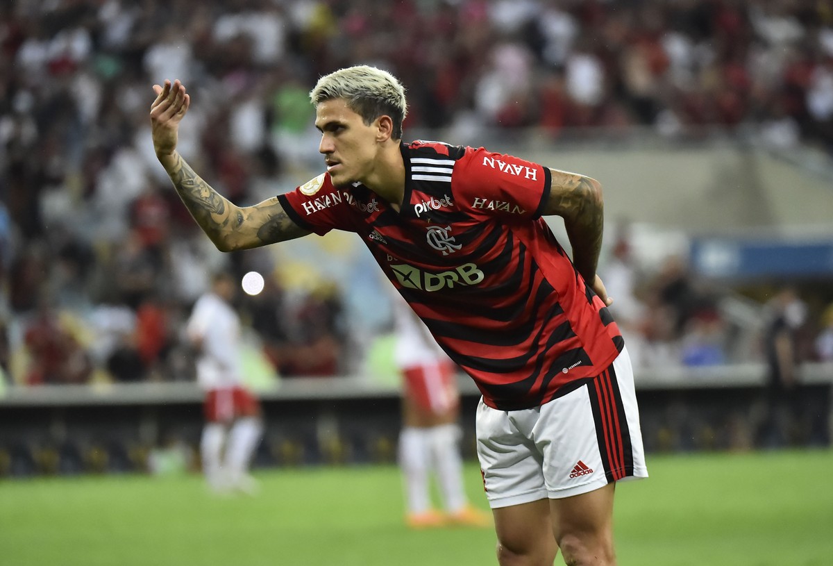 Quase recorde: hat-trick de Pedro é o segundo mais rápido do Brasileiro ...