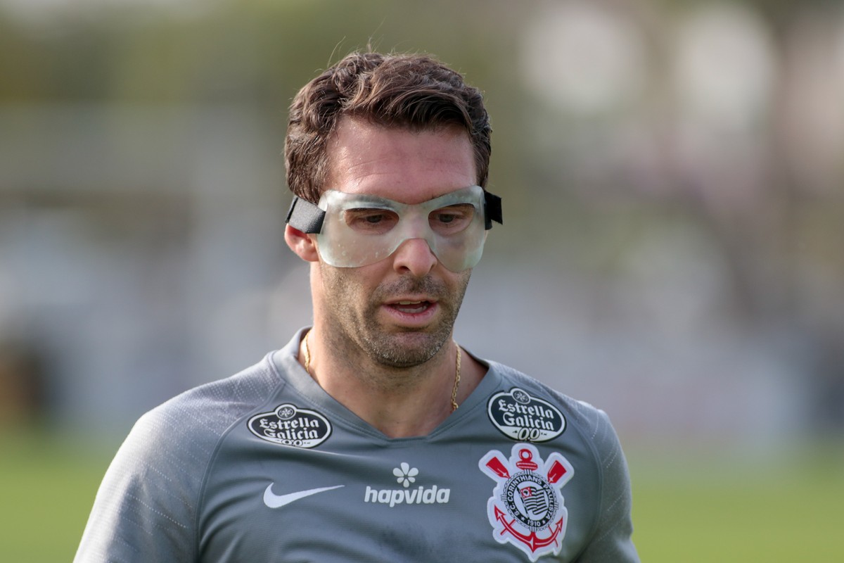 Boselli volta ao Corinthians, estreia dupla com Jô e deve tirar máscara ...