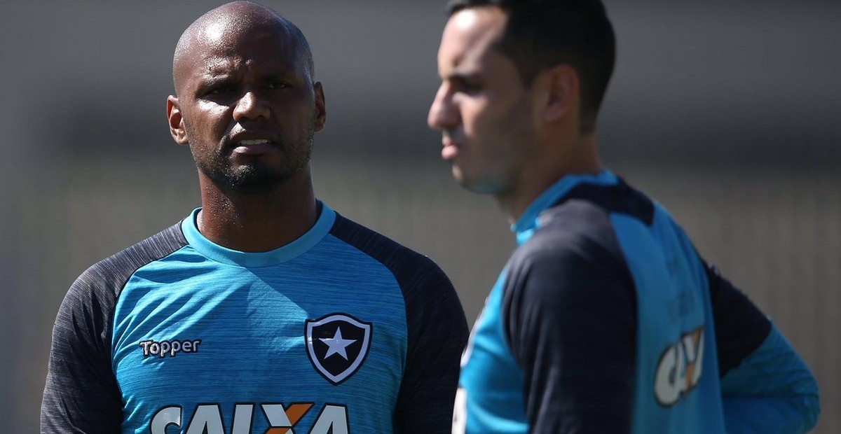Quem deve ser o goleiro titular do Botafogo?
