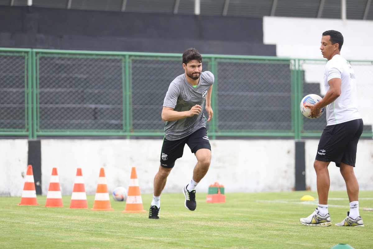 Pedro Ken comemora retorno aos gramados, mas lamenta derrota do Ceará ...