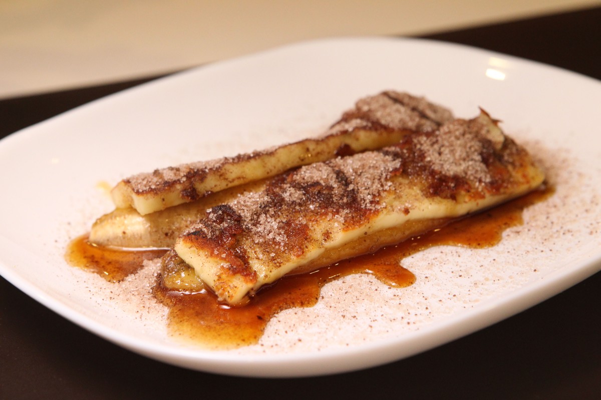 Típica do Nordeste, Cartola é feita com banana, queijo coalho e ...