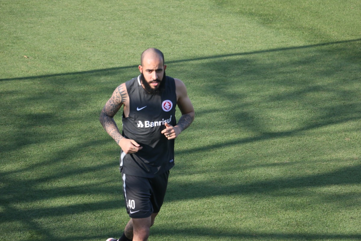 Danilo Fernandes segue tratamento até nas férias para voltar ao Inter ...