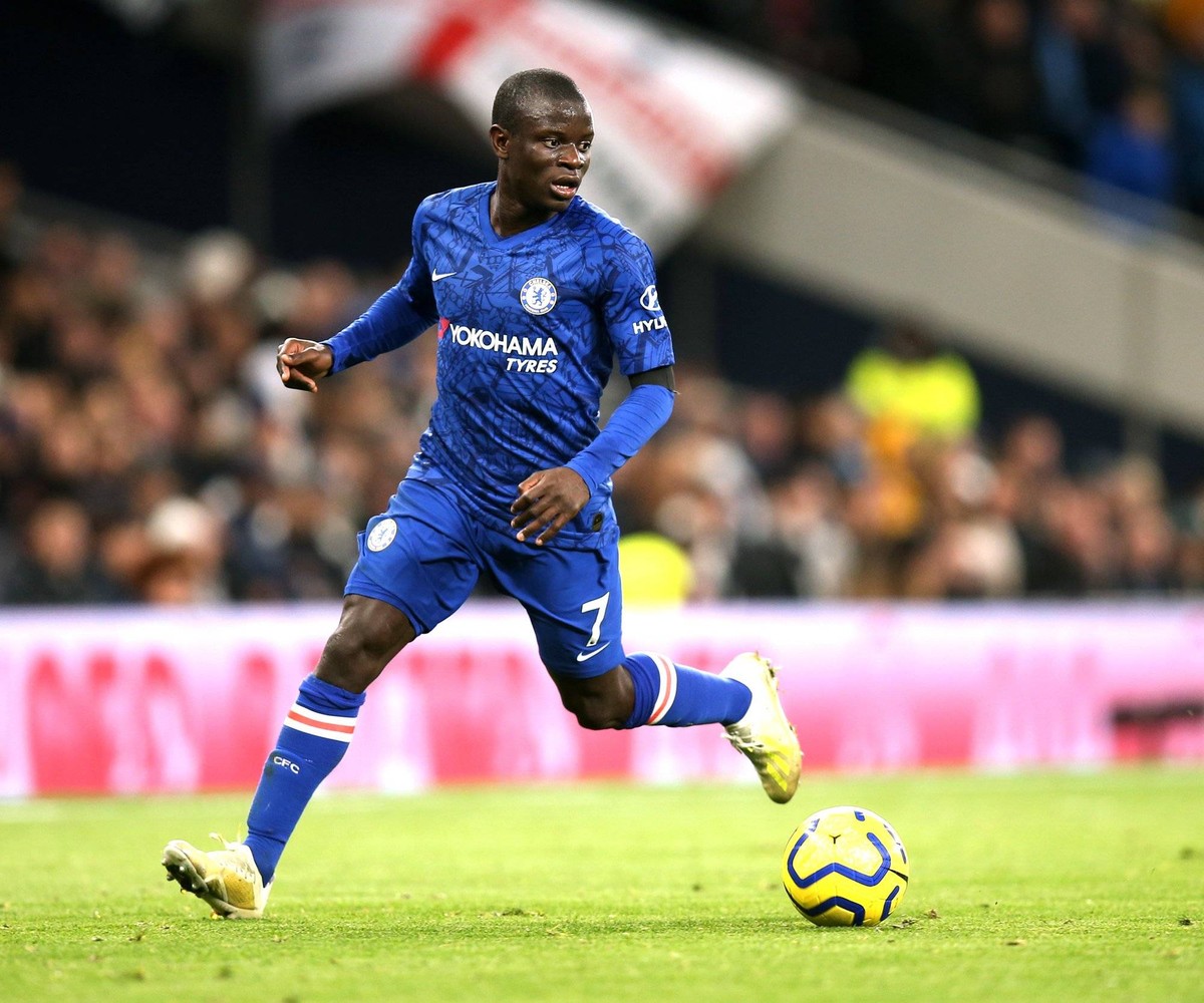 Kanté volta a treinar com elenco do Chelsea após pedir afastamento com ...