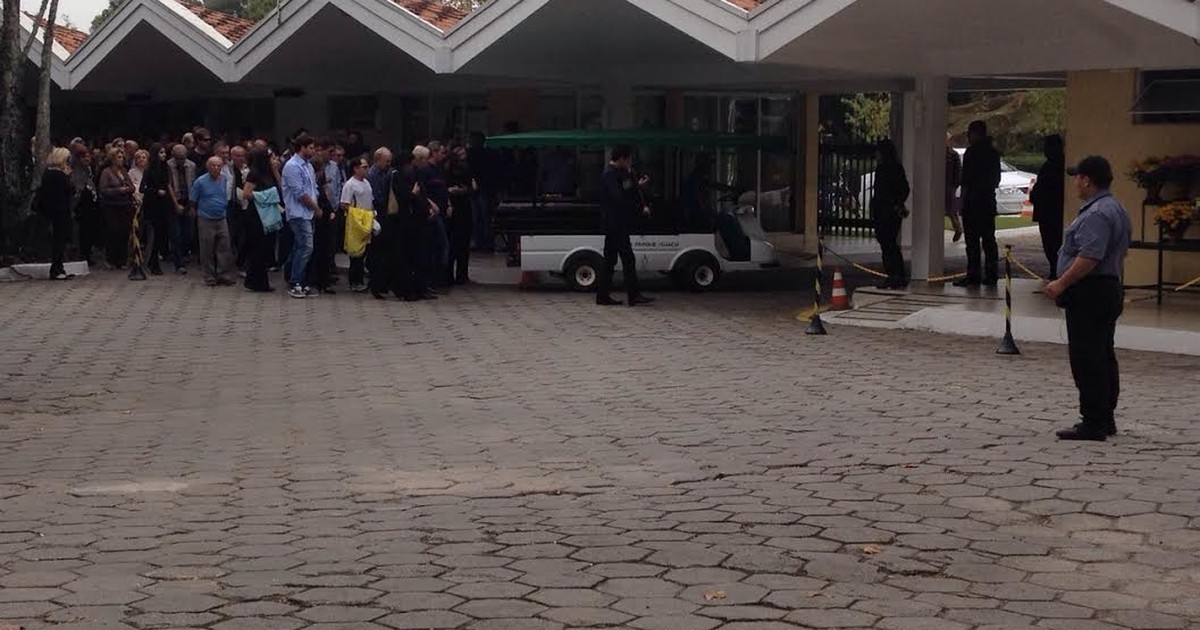 G1 - Rodrigo Gularte, executado na Indonésia, é enterrado em Curitiba ...
