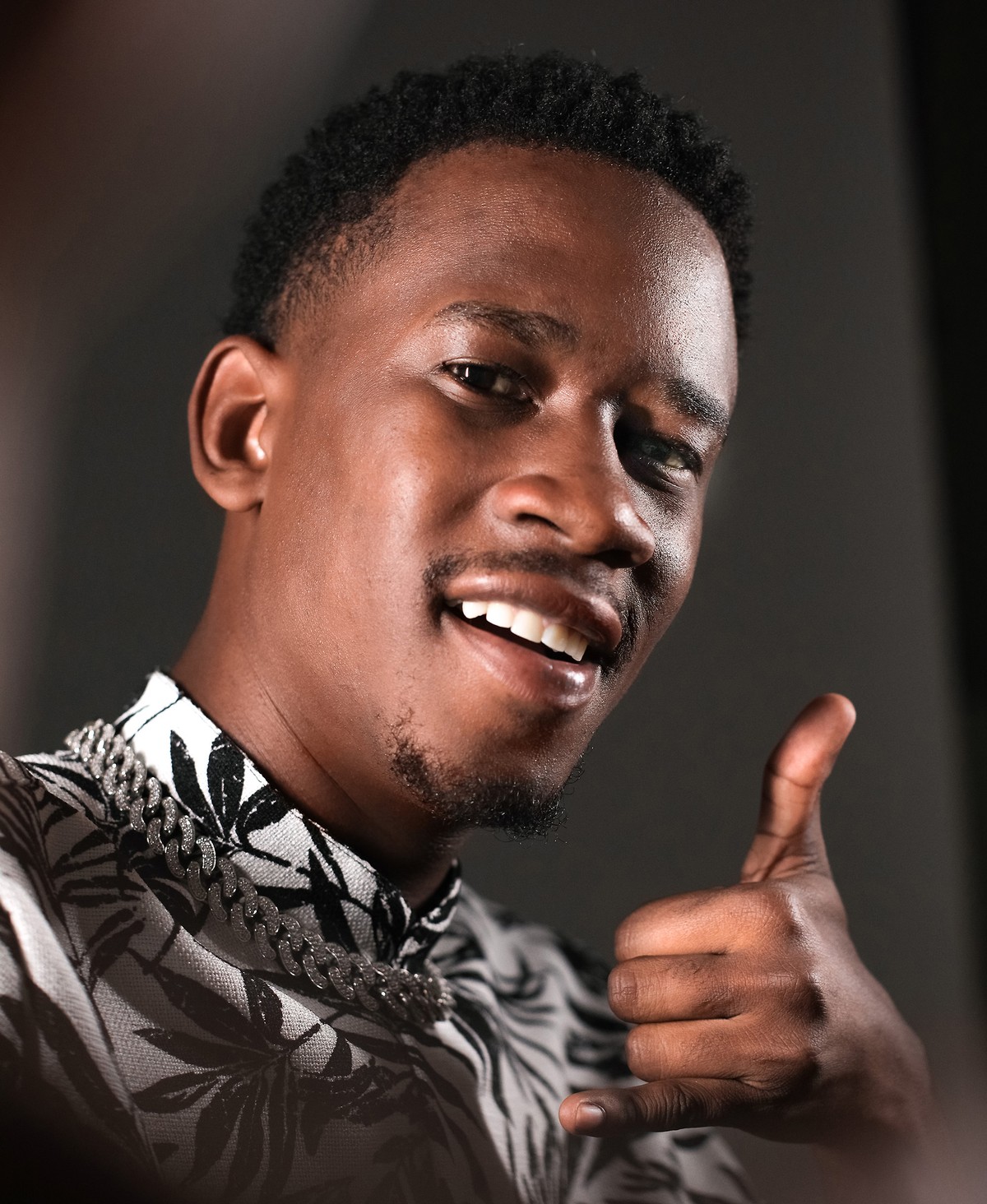 DJ Zullu pilota 'Ferrari' em single com JS O Mão de Ouro e a ...