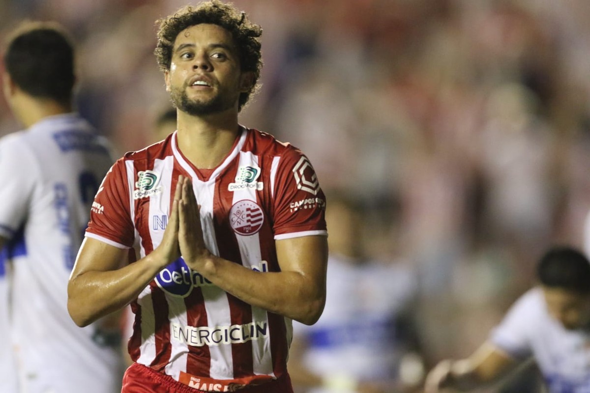 Sem lesão, Victor Ferraz está liberado para jogo do Náutico contra a ...