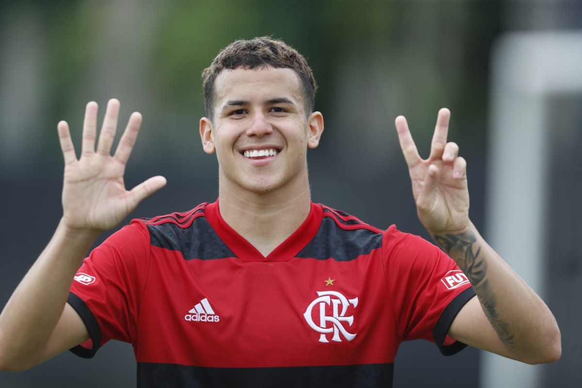 Atacante Fabrício Yan, de 18 anos, deixa Flamengo e acerta com o Al ...