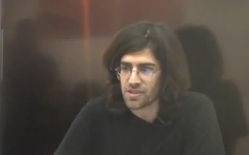 Aaron Swartz, co-fundador do Reddit, comete suicídio aos 26 anos ...