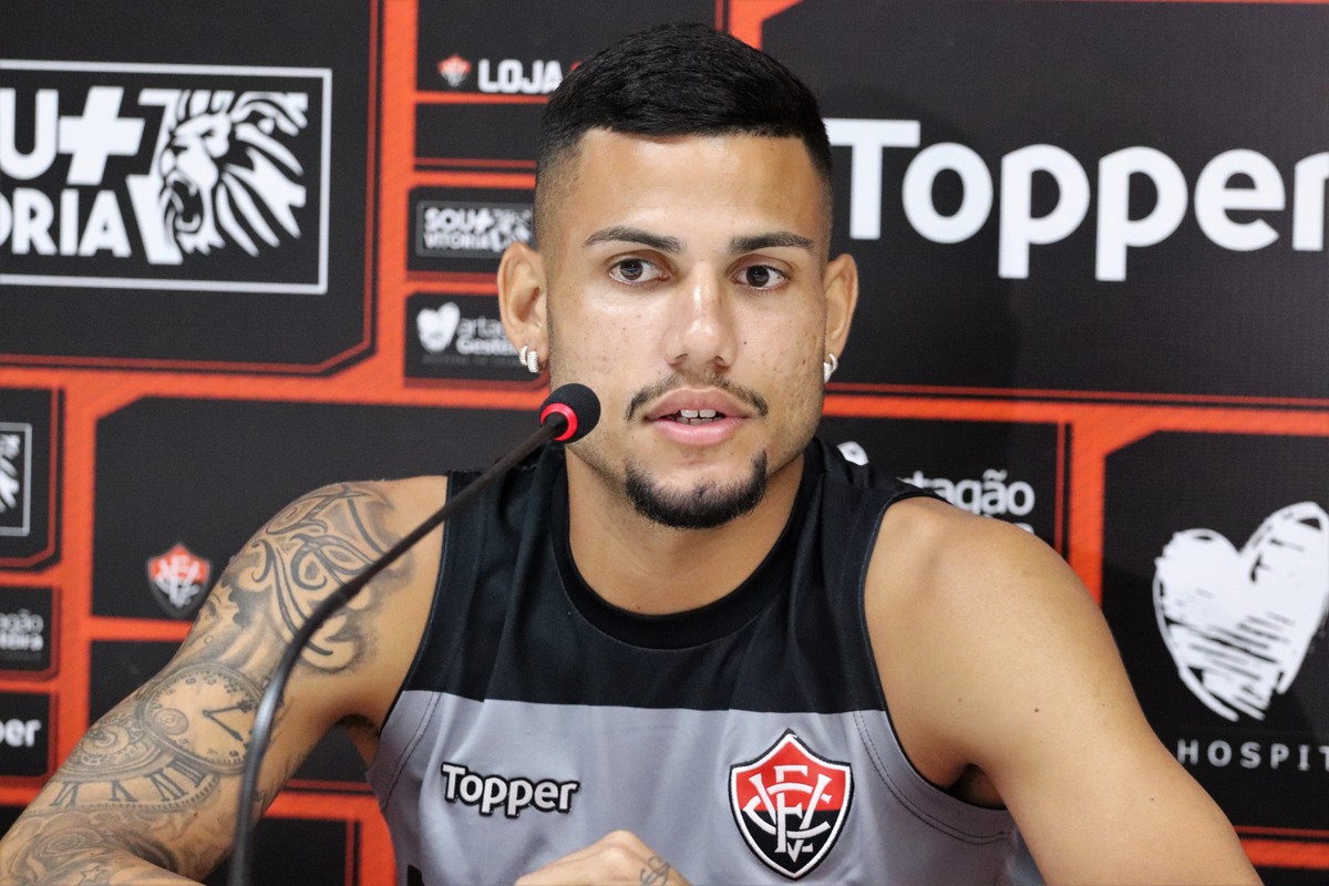 Matheus Rocha é diagnosticado com lesão muscular e desfalca o Vitória ...