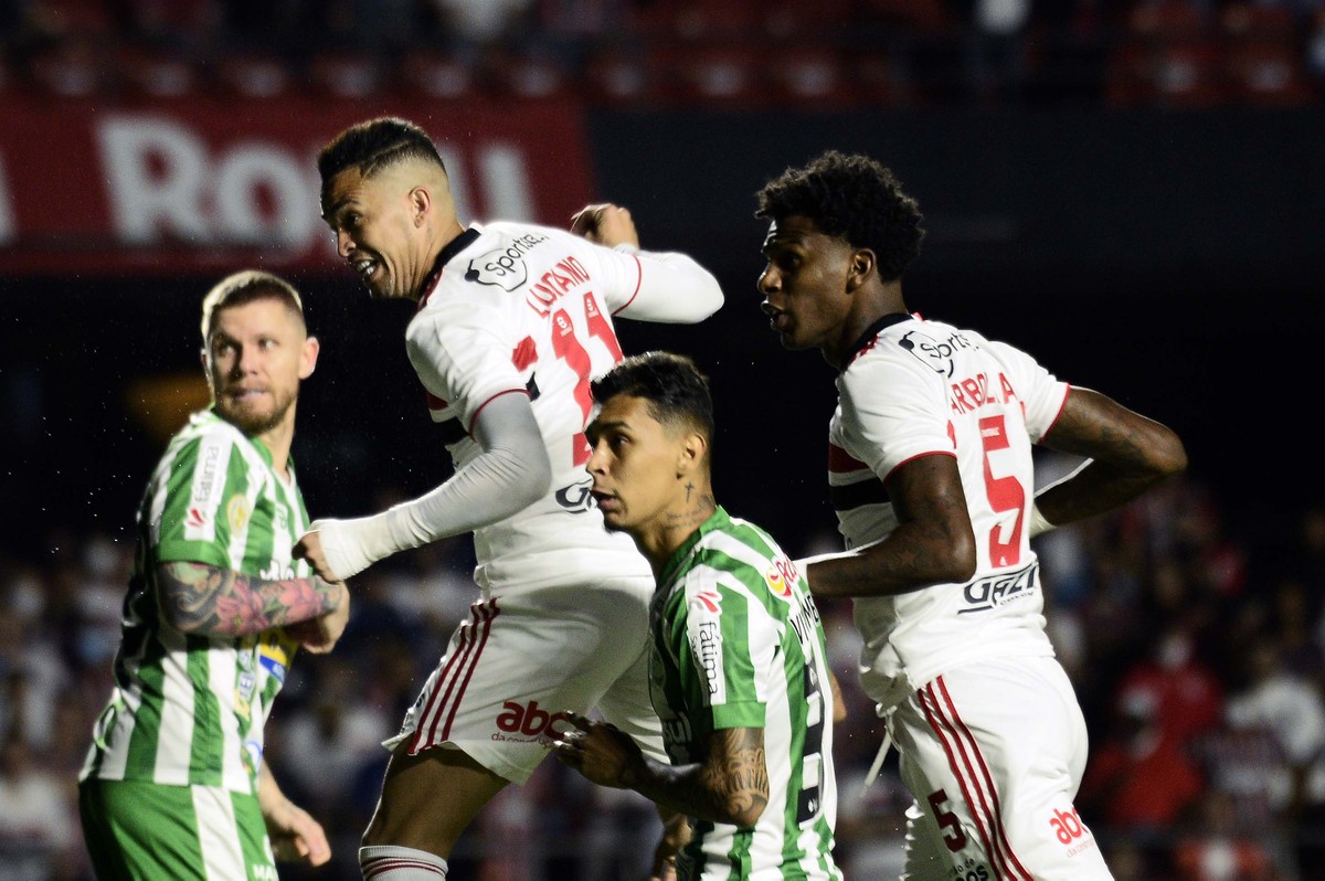 Atuações: Rafael Forster e Douglas são os piores na derrota do ...