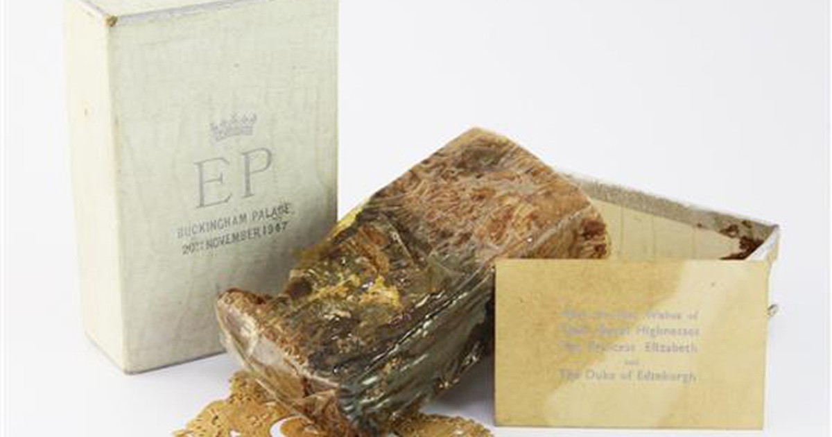 G1 - Pedaço de bolo do casamento da rainha Elizabeth II é leiloado ...