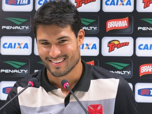 Pedro Ken espera sequência de jogos e define posição: 'Hoje sou volante ...