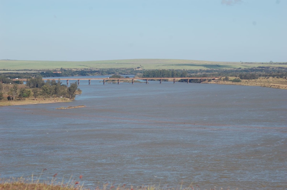 Ponte do Rio Paranapanema, na divisa com Paraná, será interditada para ...