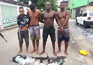 G1 - Polícia faz operações em favelas do Subúrbio e Zona Oeste do Rio ...