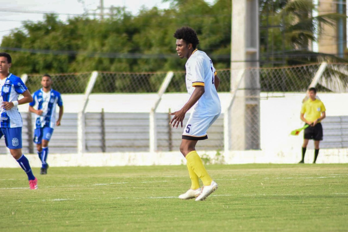 Com pior desempenho na Série A2 do PE, atacante Marcus Vinícius busca ...