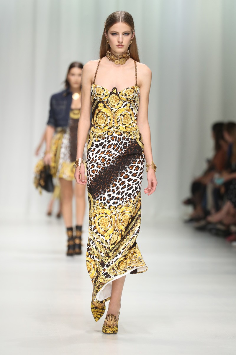 Tribute Collection: edição Limitada de camisetas Versace chega ao ...