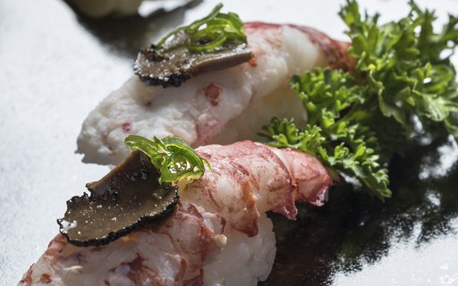 Você precisa conhecer esse sushi amazônico - Vogue | lifestyle