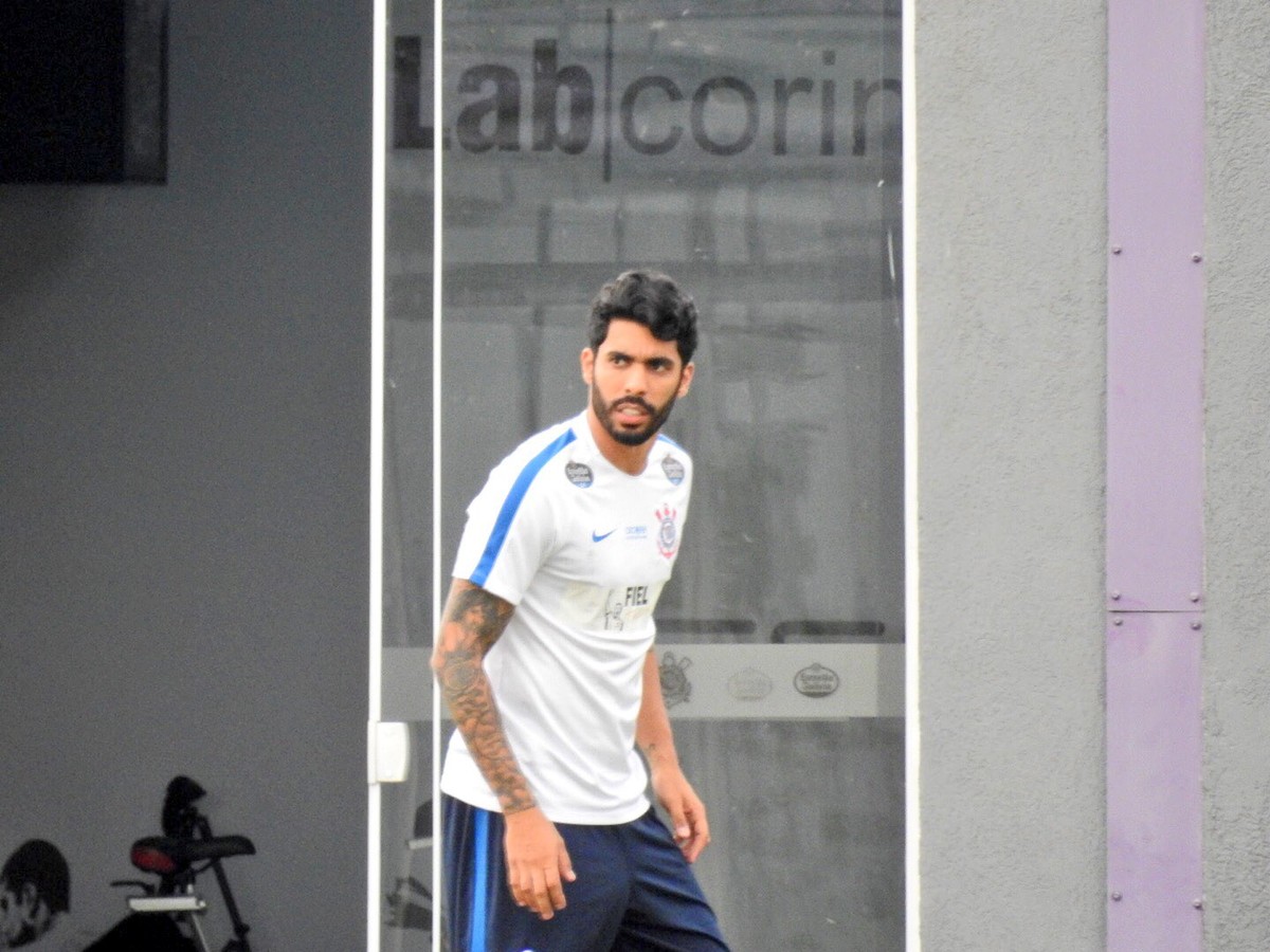 Fellipe Bastos volta a treinar no Corinthians; Vilson aparece em campo ...