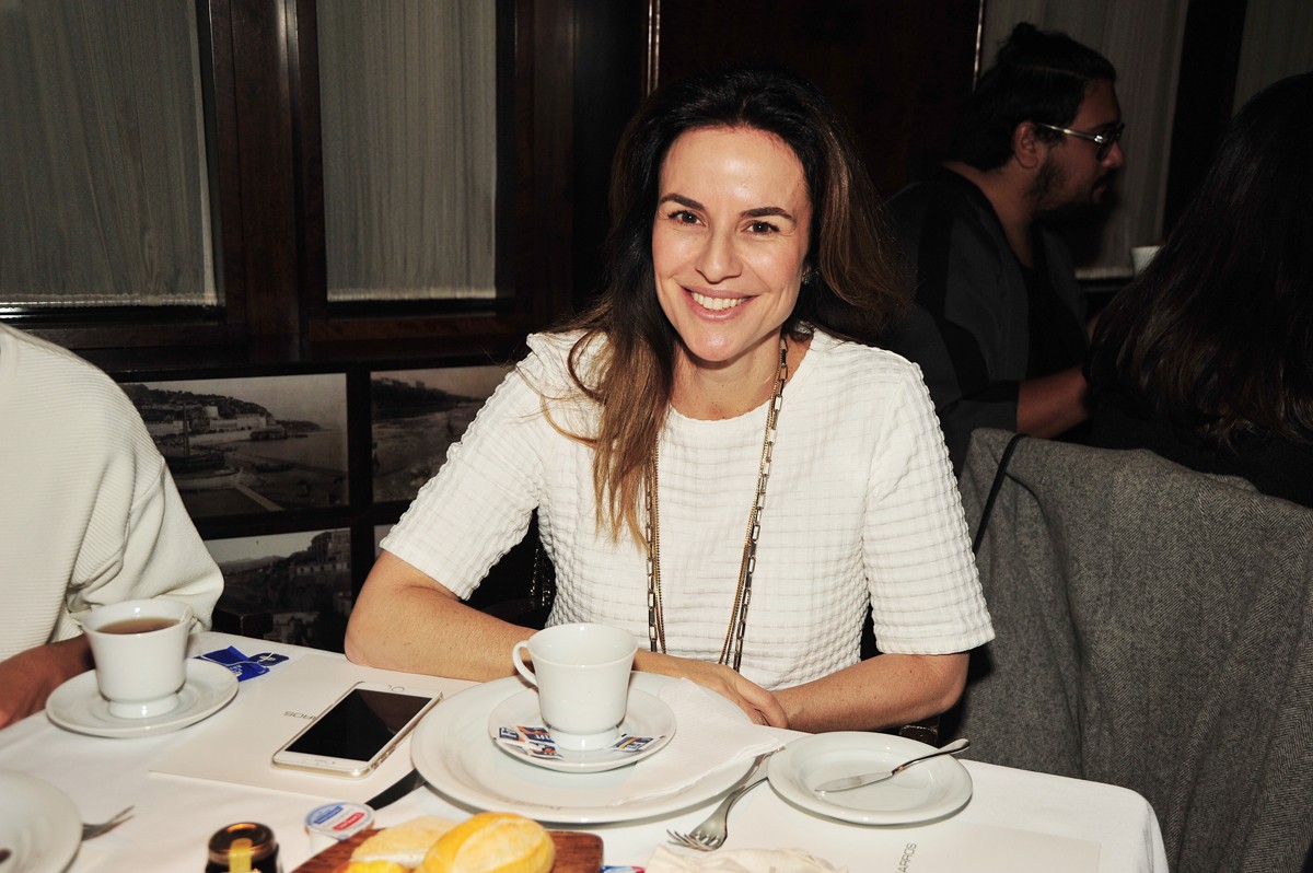 Por dentro do lançamento de verão de Cris Barros | Lifestyle | Vogue