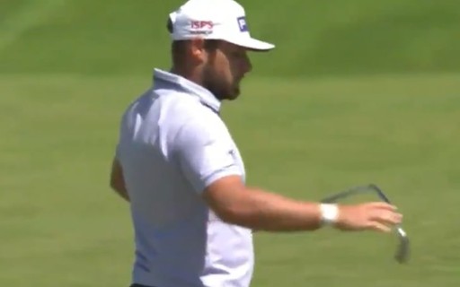 Em dia de fúria, astro do golfe é flagrado descontando raiva no taco e ... Em dia de fúria, astro do golfe é flagrado descontando raiva no taco e ...