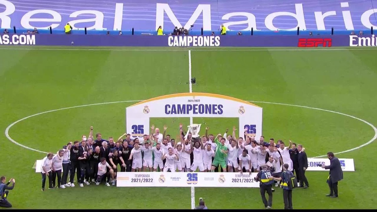Real Madrid reúne milhares de fãs em festa do título; veja imagens ...
