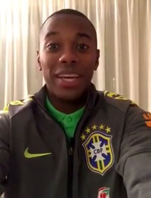 "Nascido" no futsal, Robinho apoia movimento liderado por Falcão