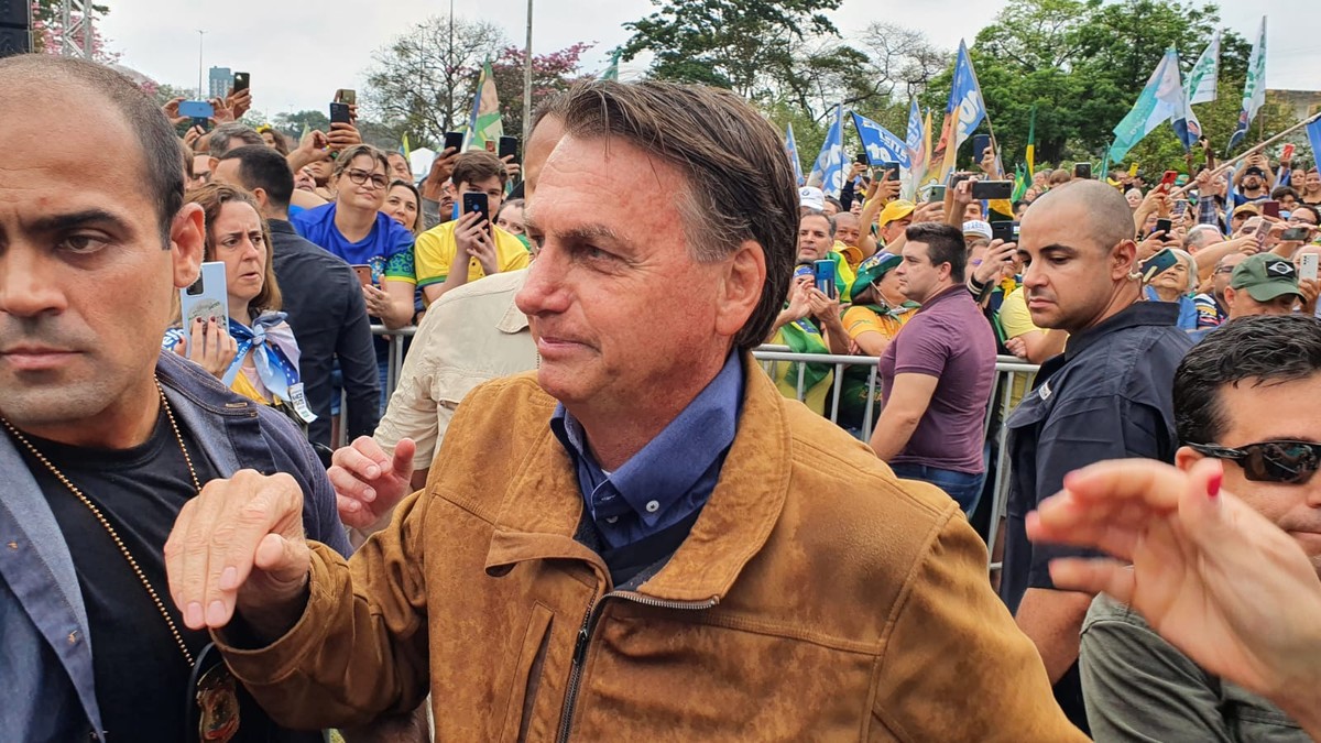 Bolsonaro pede mobilização para virar votos e defende armamento e pauta ...