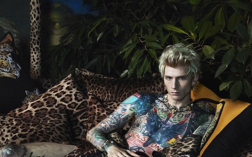 Nova coleção da Dolce & Gabbana Casa traz Machine Gun Kelly como ...