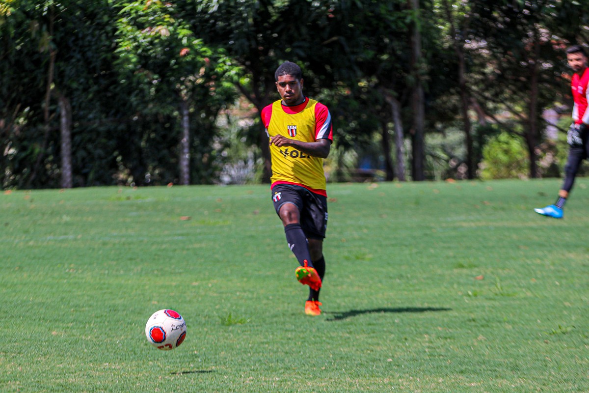 Marcos Júnior cita versatilidade e quer "vida nova" com o Botafogo-SP ...