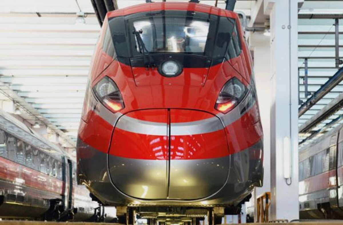 Conheça o trem de alta velocidade que liga Roma a Milão em menos de 3 ...