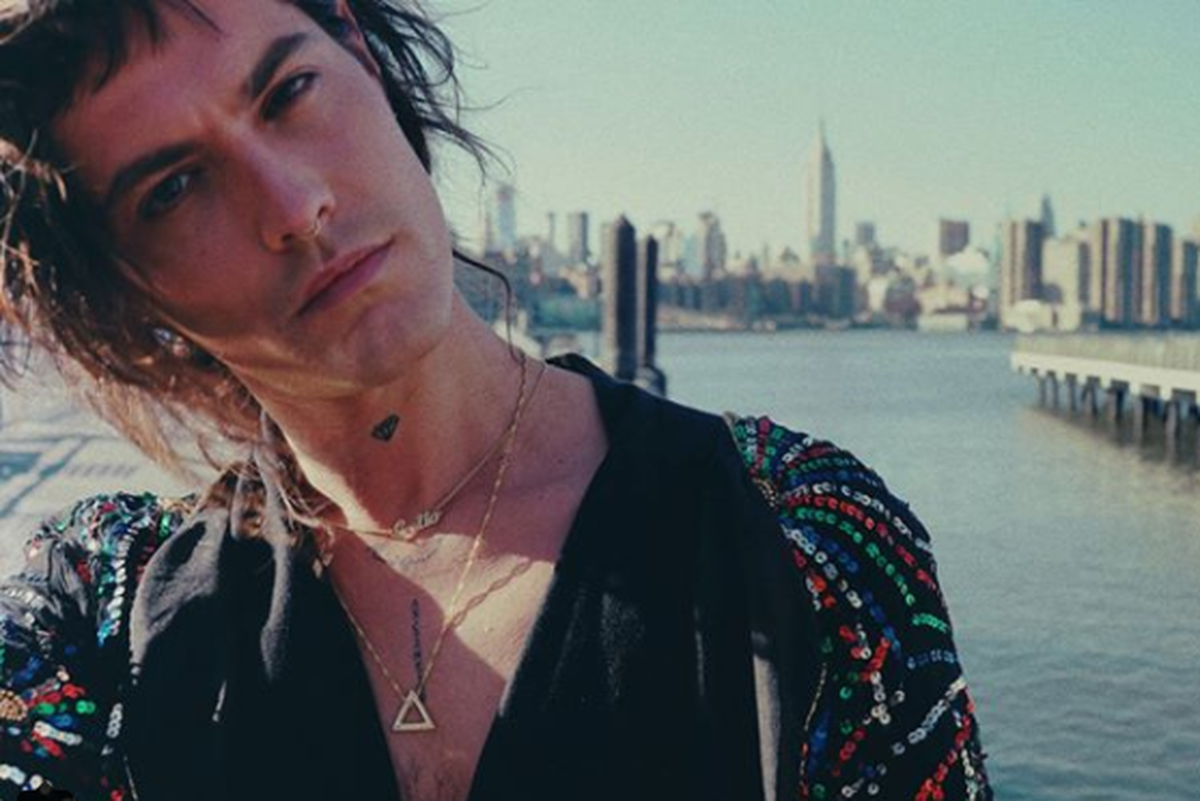 Filipe Catto se apresenta em festival nos EUA e diz: 'O Brasil não é ...