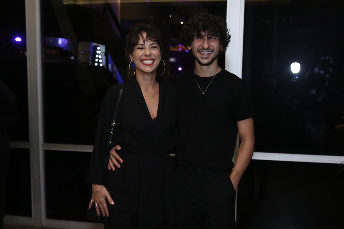 Andréia Horta e o namorado, Ravel Andrade, curtem show juntinhos no Rio | Notícias | Quem