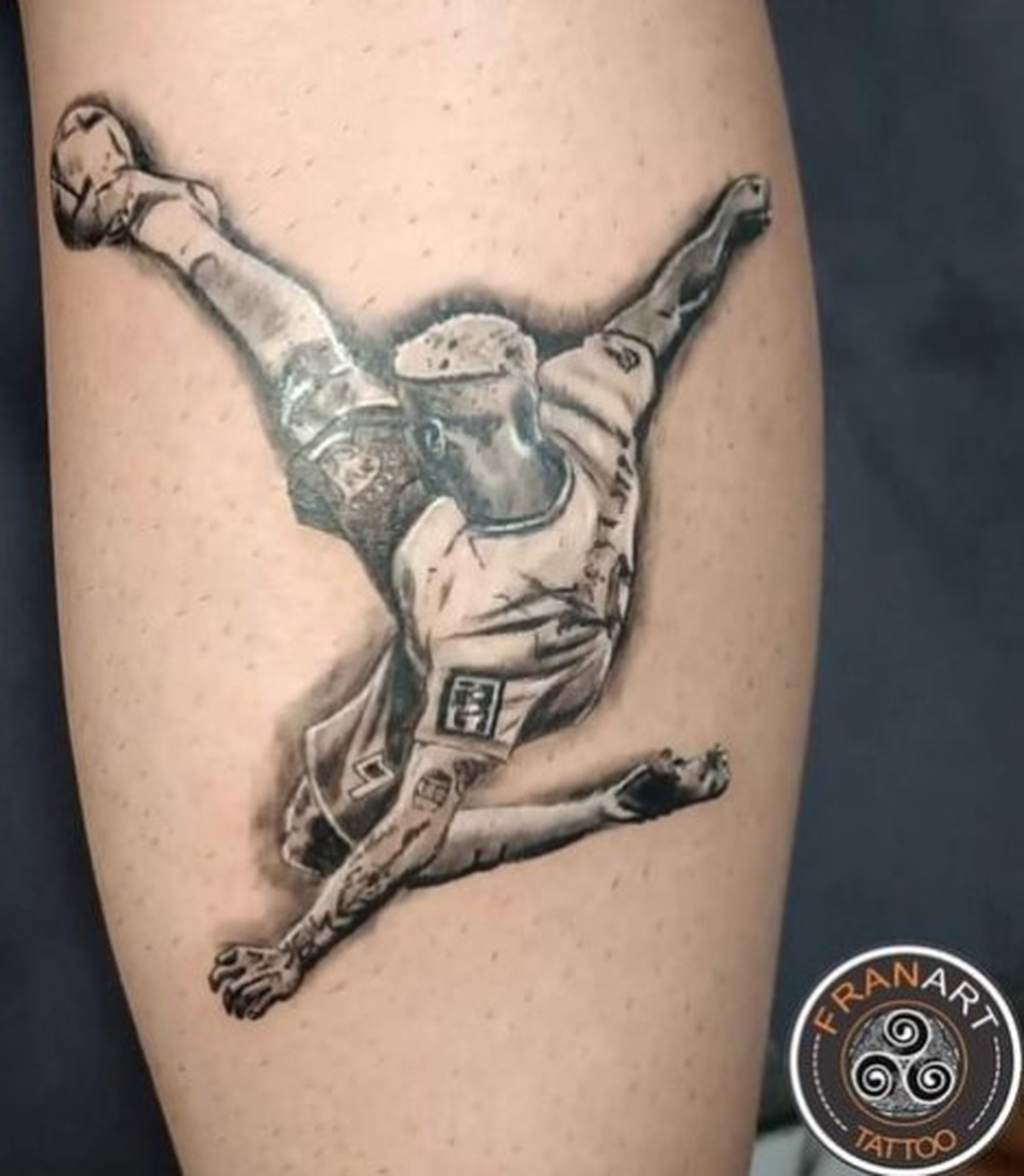 Estudante de Ribeirão Preto tatua jogada de Richarlison do segundo gol ...