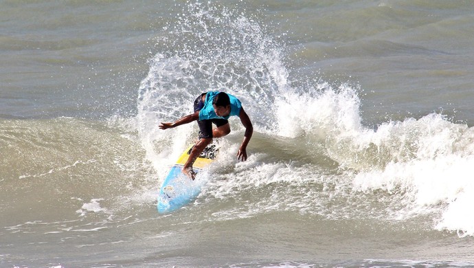 Revelação do surfe paraibano inicia a temporada com títulos na Praia do Sol