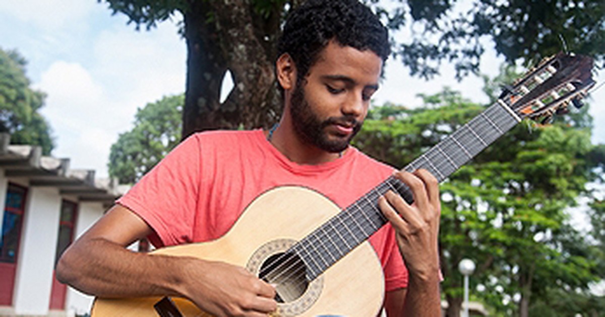 G1 - Violonista do DF de 21 anos vence concurso de música clássica ...