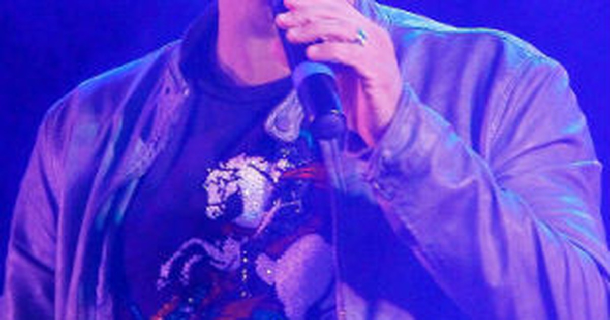 G1 - Altemar Dutra Jr. sobe ao palco no segundo dia de Festival de ...