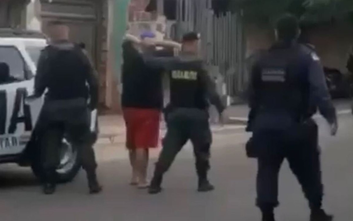 Homem é Preso Por Jogar ácido Em Mulher Após Briga Com Marido Dela No