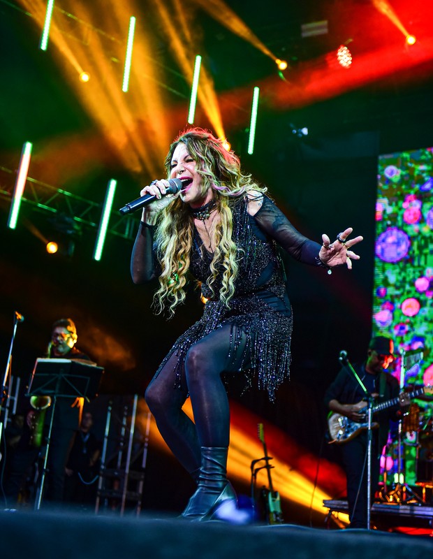 Cris Dias e Caio Paduan curtem show de Elba Ramalho em São Paulo - Quem ...